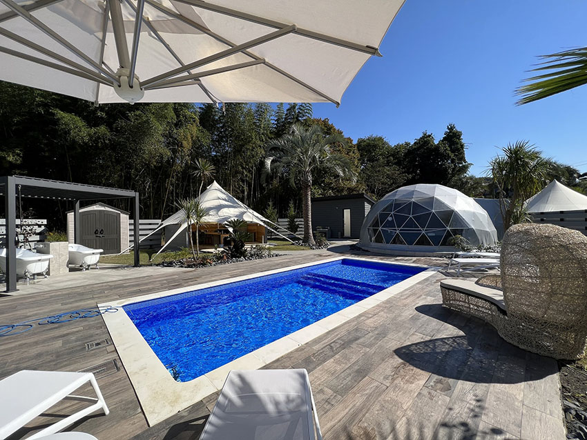 +RIVERPOOL FINE GLAMPING埼玉ちちぶ｜宿泊施設｜ドルフィン｜ストラストーン